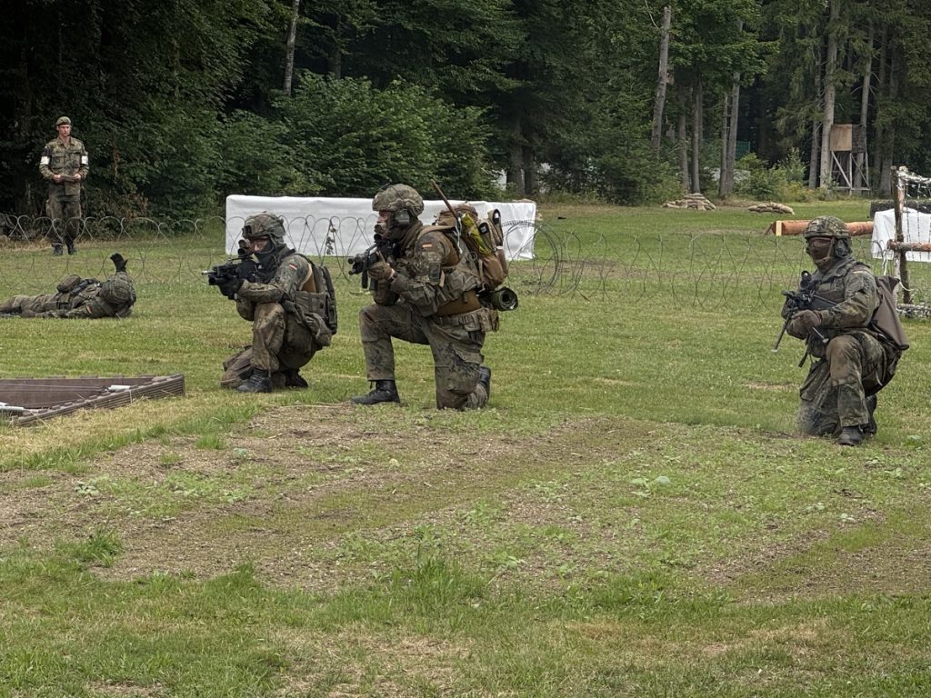 Das Panzergrenadierbataillon 112 in Regen: Tag der offenen Türe in der Bayerwaldkaserne - Ruhrbarone