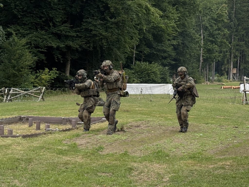 Das Panzergrenadierbataillon 112 in Regen: Tag der offenen Türe in der Bayerwaldkaserne - Ruhrbarone